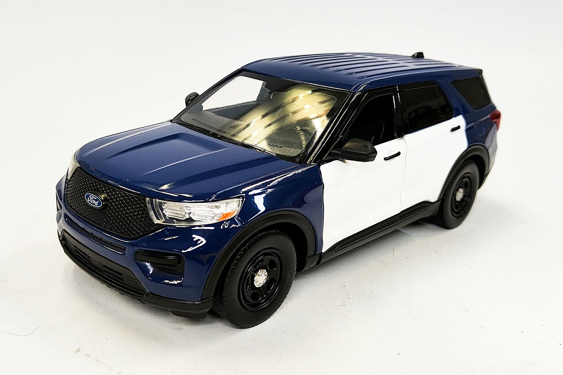 Motormax 24 scale 2022 Ford Police Interceptor Utility - Blue & White ...