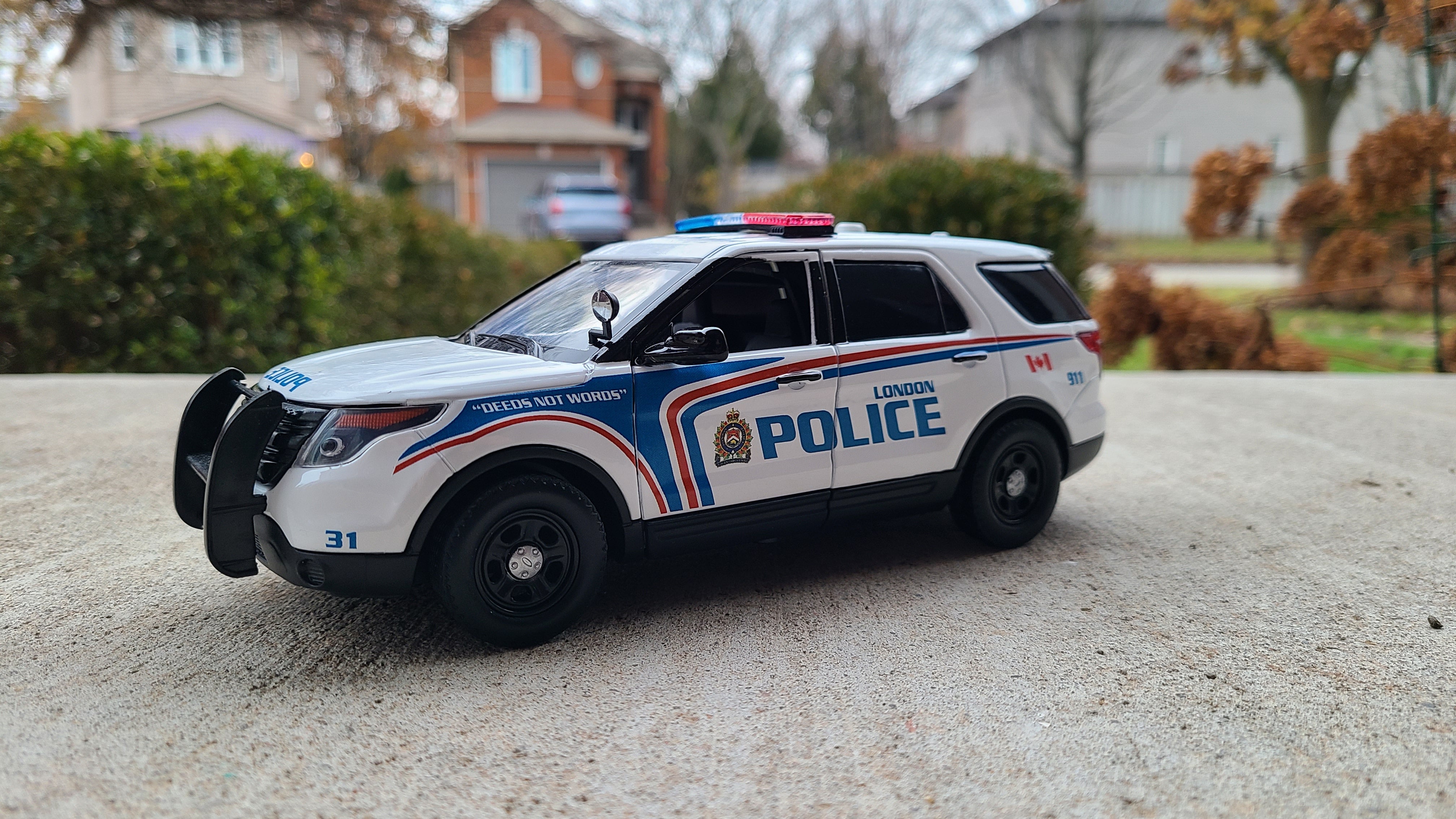 Motormax 24 scale London Police 2015 Ford Utility Interceptor (non-lit ...