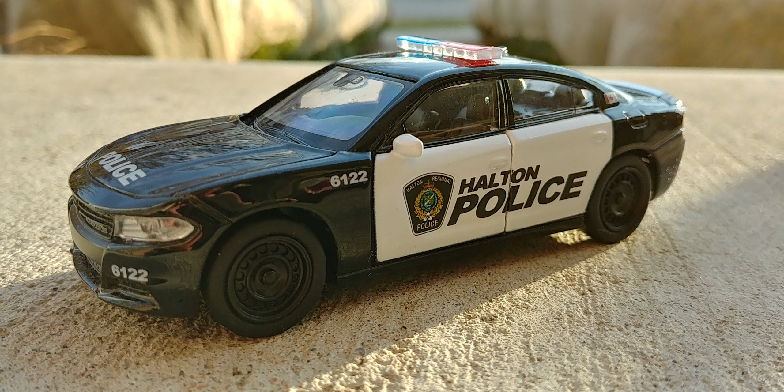 Motormax 1:43 Halton Regional Police Dodge Charger - Black & White ...