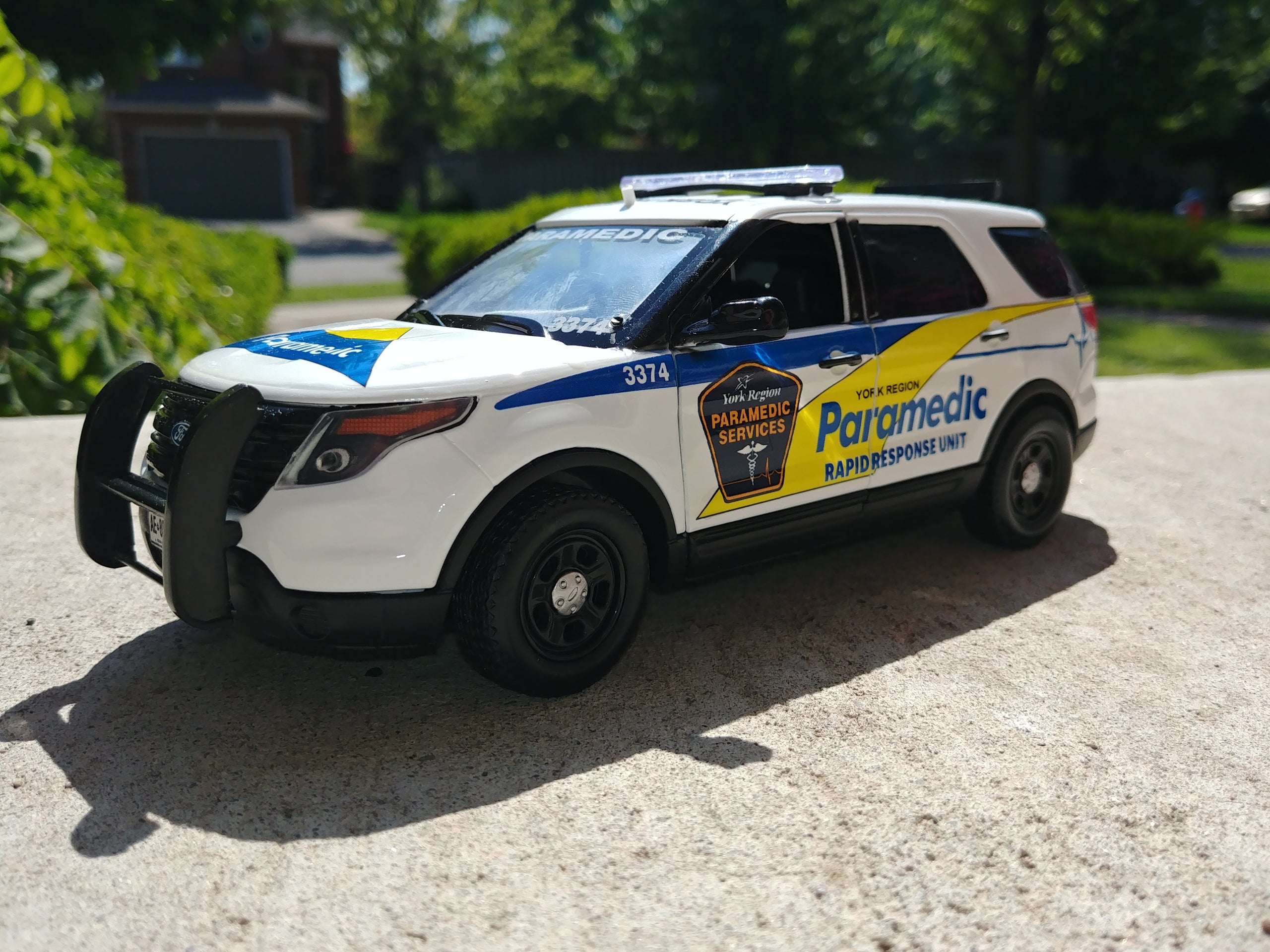 Motormax 18 scale York Region Paramedic Service Ford Interceptor SUV ...